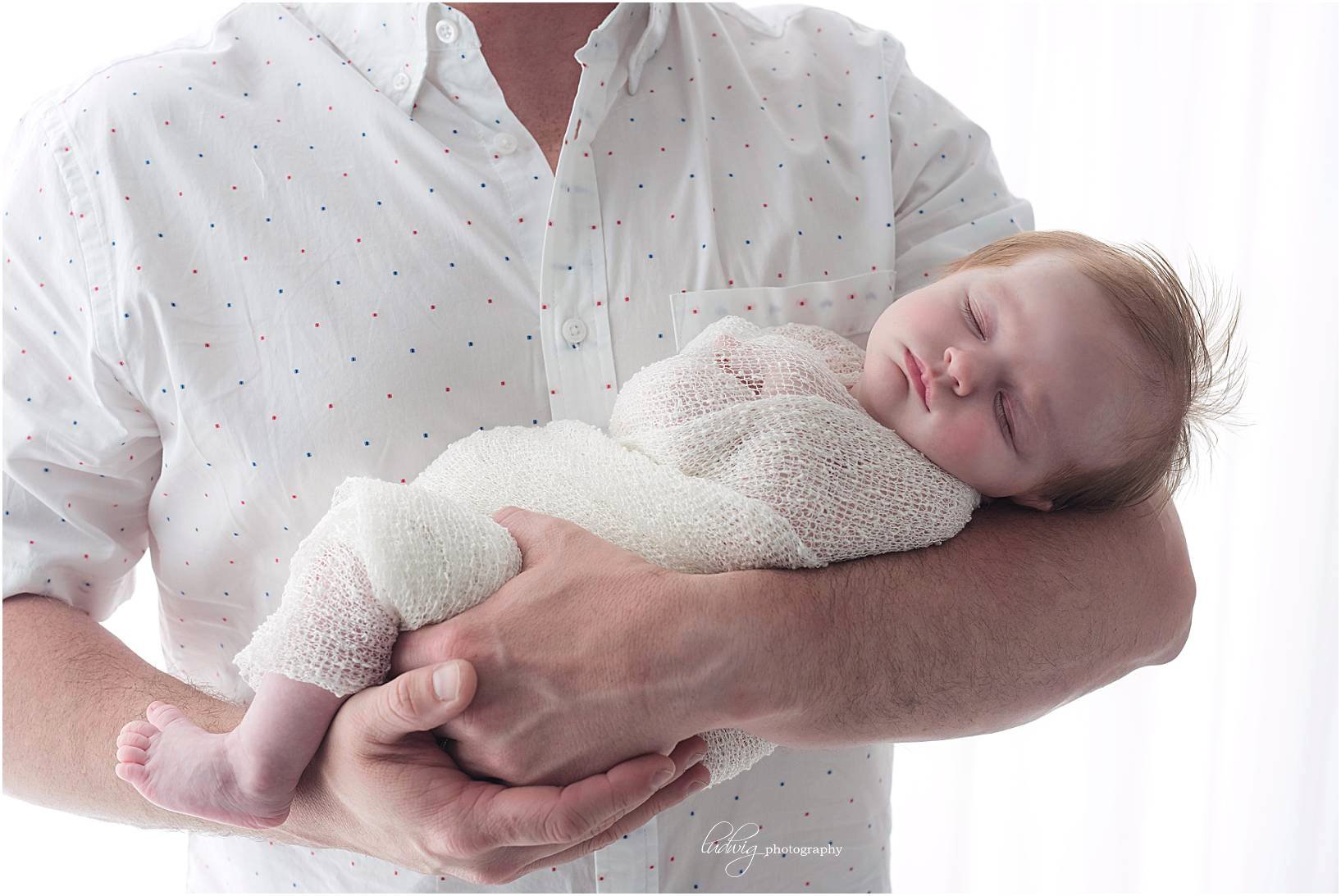 7 weeks old baby girl portrait session - Ludwig Photography