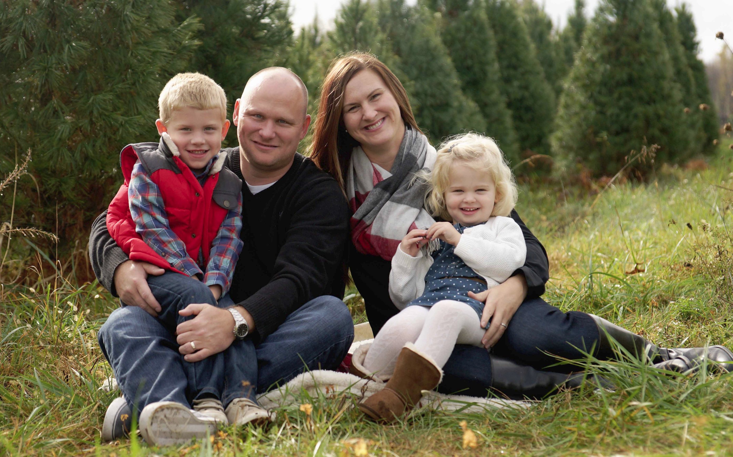 Christmas Tree Farm Sessions ( Cincinnati Family Photographer, Family ...