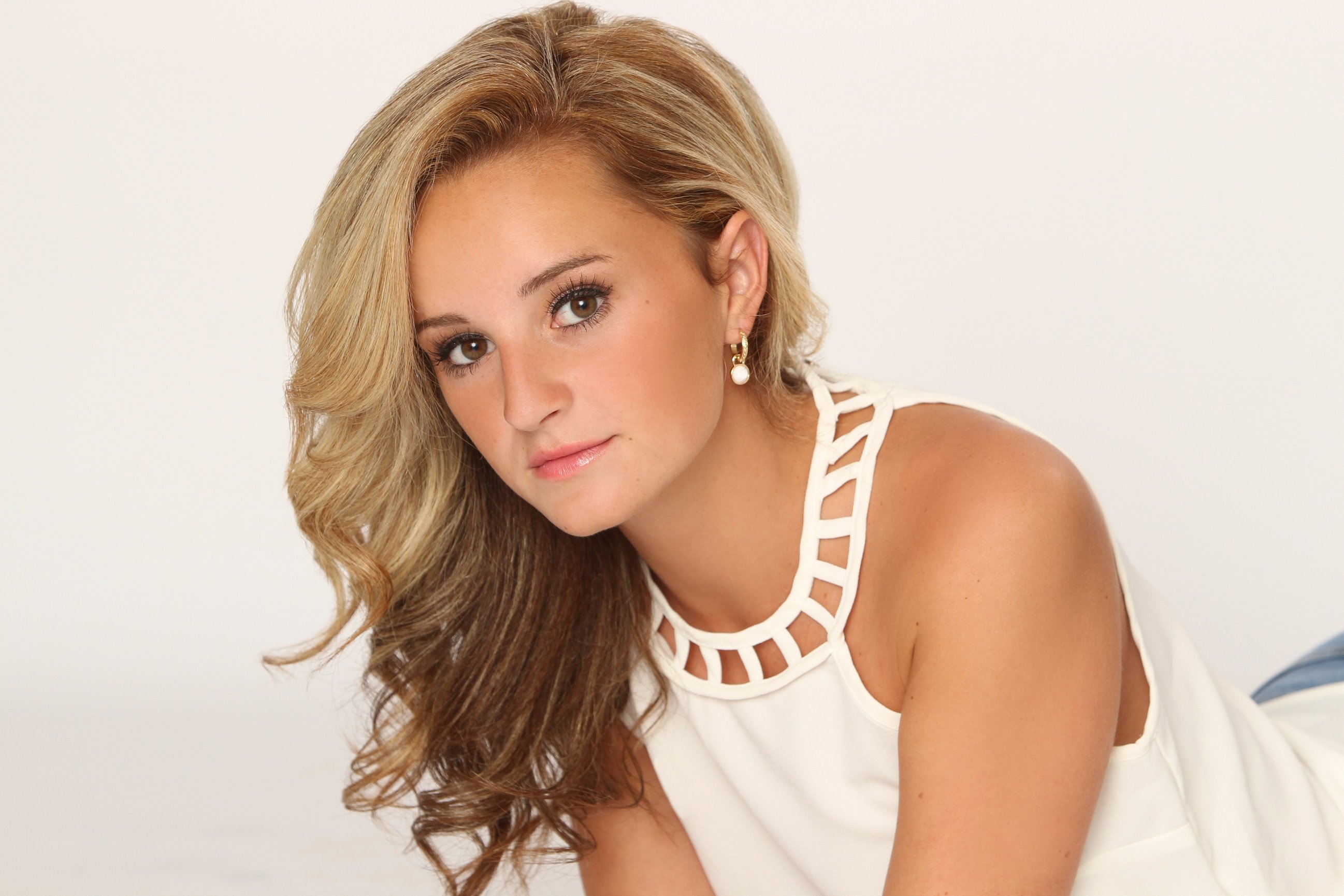 HIGH SCHOOL SENIORS - Tri Color Photography