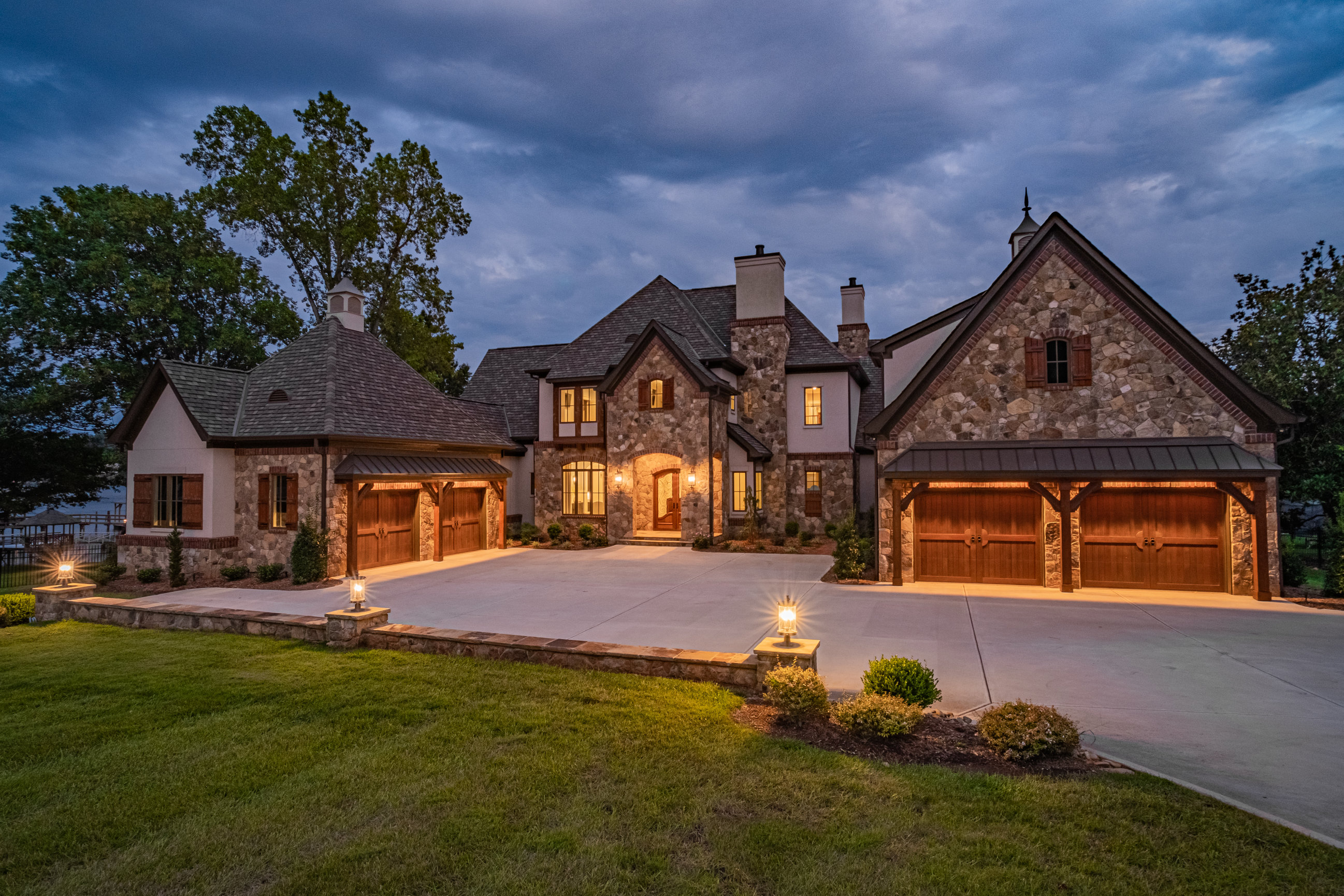 ABOUT - Armstrong Interiors