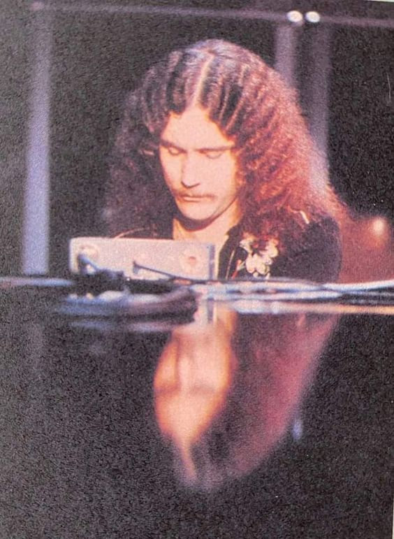 ABOUT - Edward Griffith