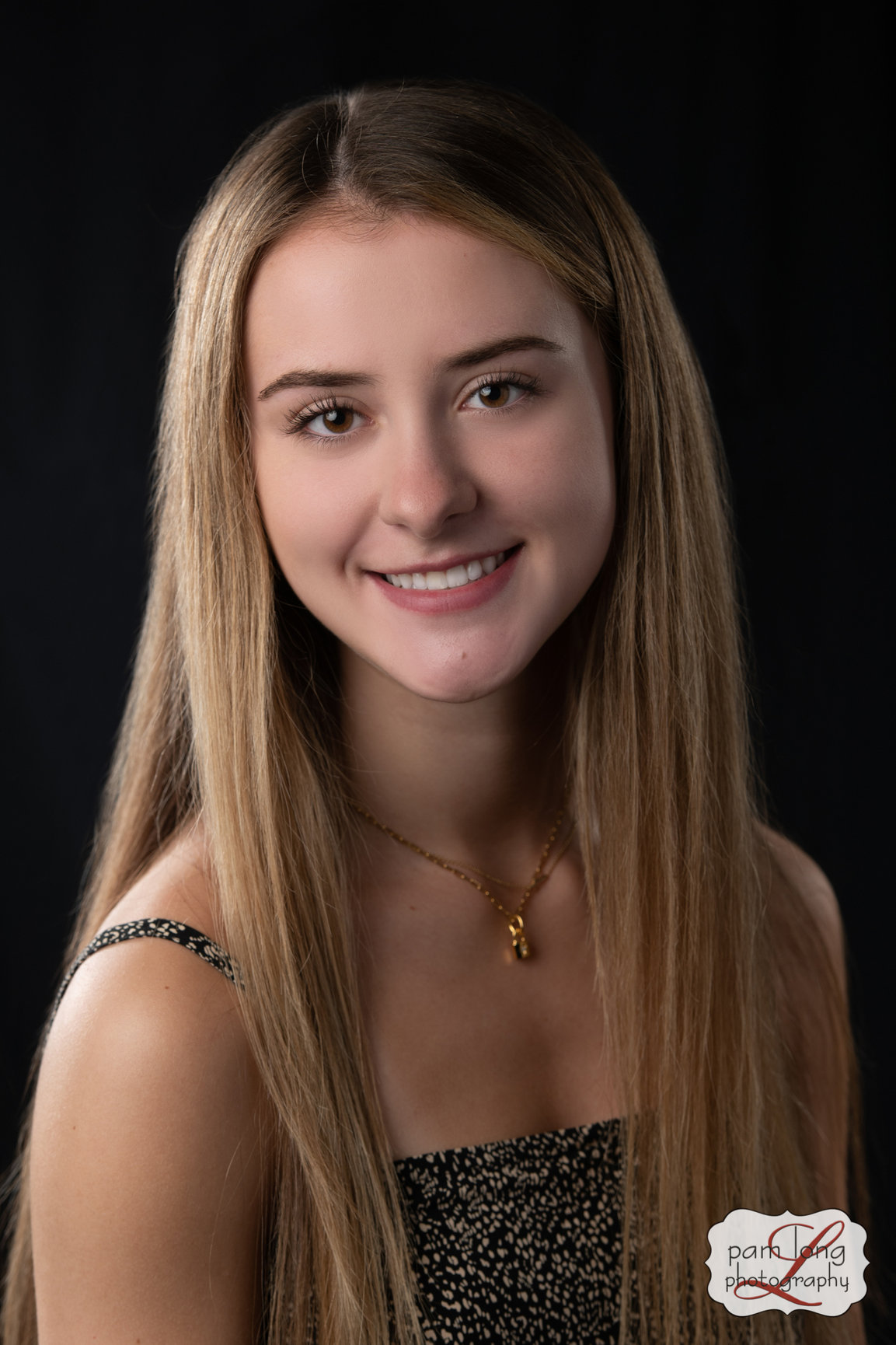 Peyton's senior portraits Class of 2022 - Pam Long Photography