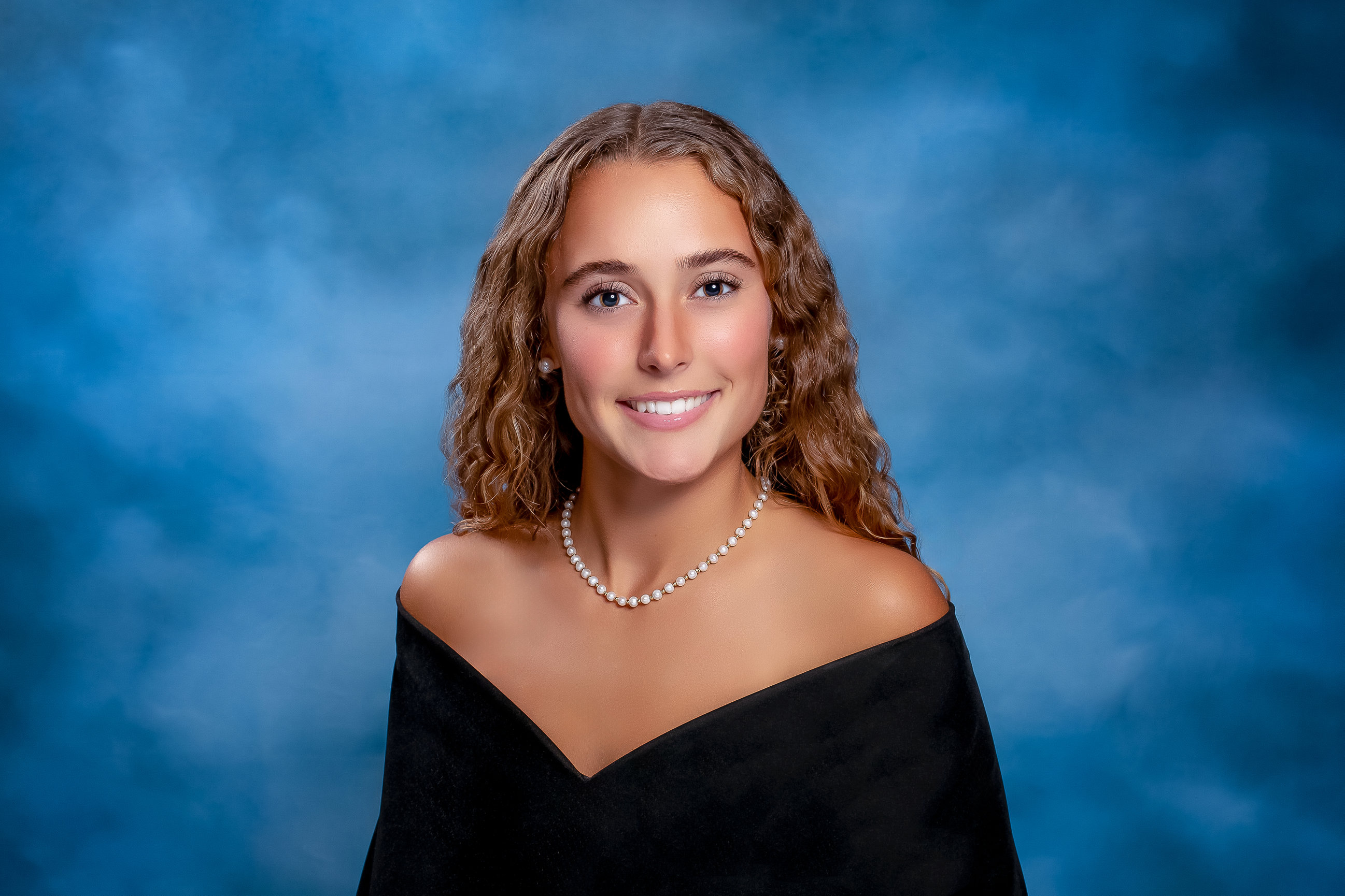 Yearbook Portraits: Capturing Tradition and Fun - Lisa Mongulla Photography