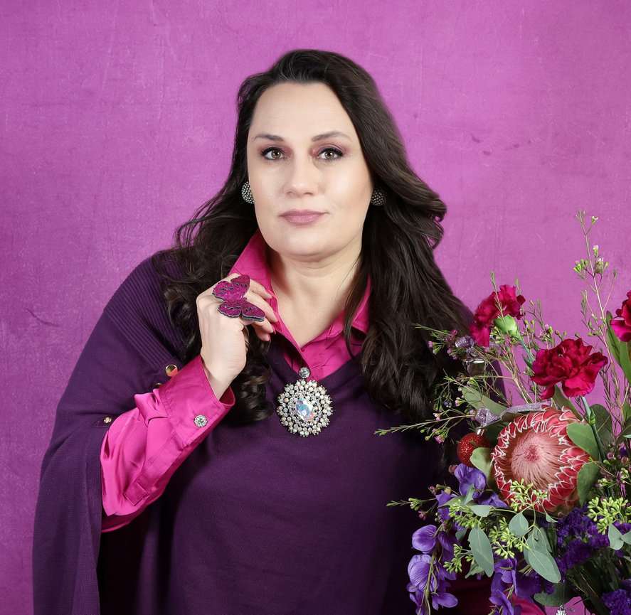 Lux Magica Photography: Meet the Artist Behind the Lens