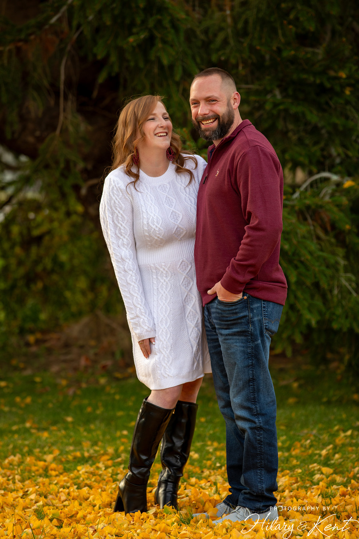 CHELSEY & SHAWN'S FALL ENGAGEMENT PORTRAITS - Photography by Hilary and ...