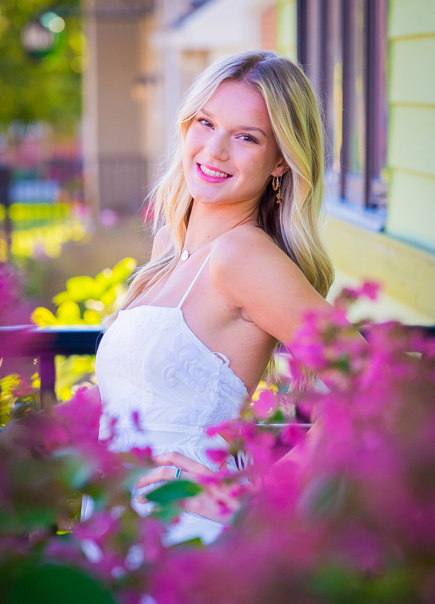 Senior Photo Sessions- When you want something fresh & artistic. - MG ...
