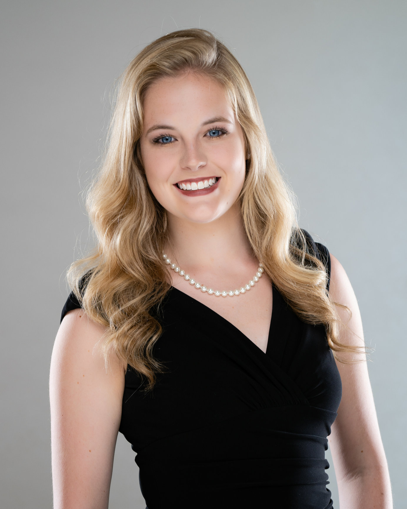 Butler Studio Distinguished Young Woman Contestant Headshots