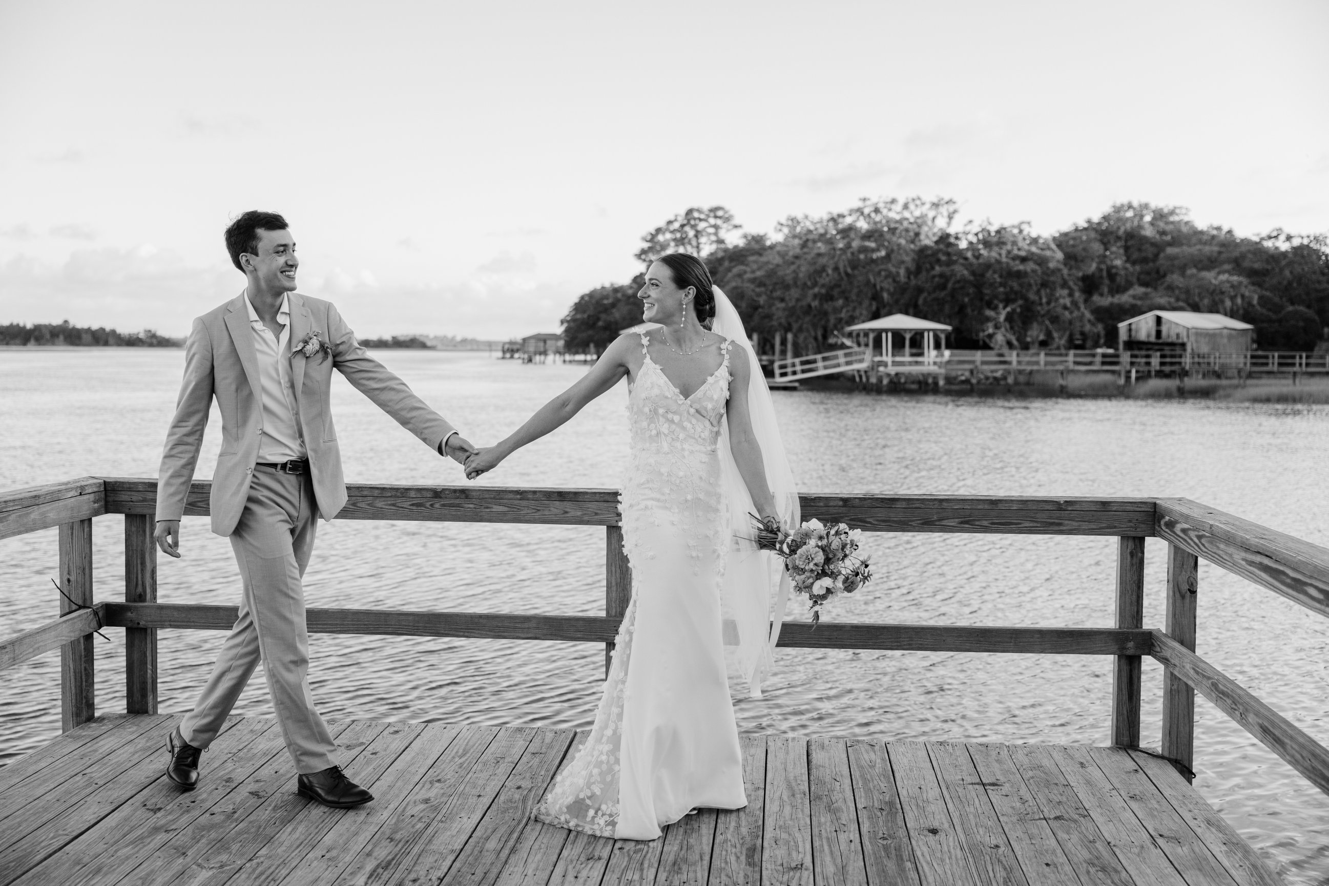 Old Wide Awake Summer Wedding - Ava Moore Photography