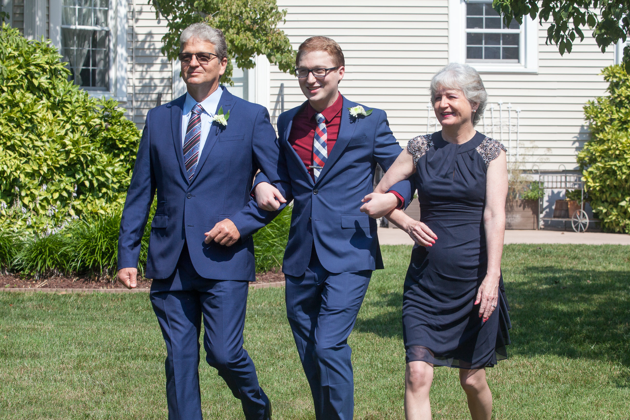 remi + david - the burke manor inn - Elizabeth Larson Photography