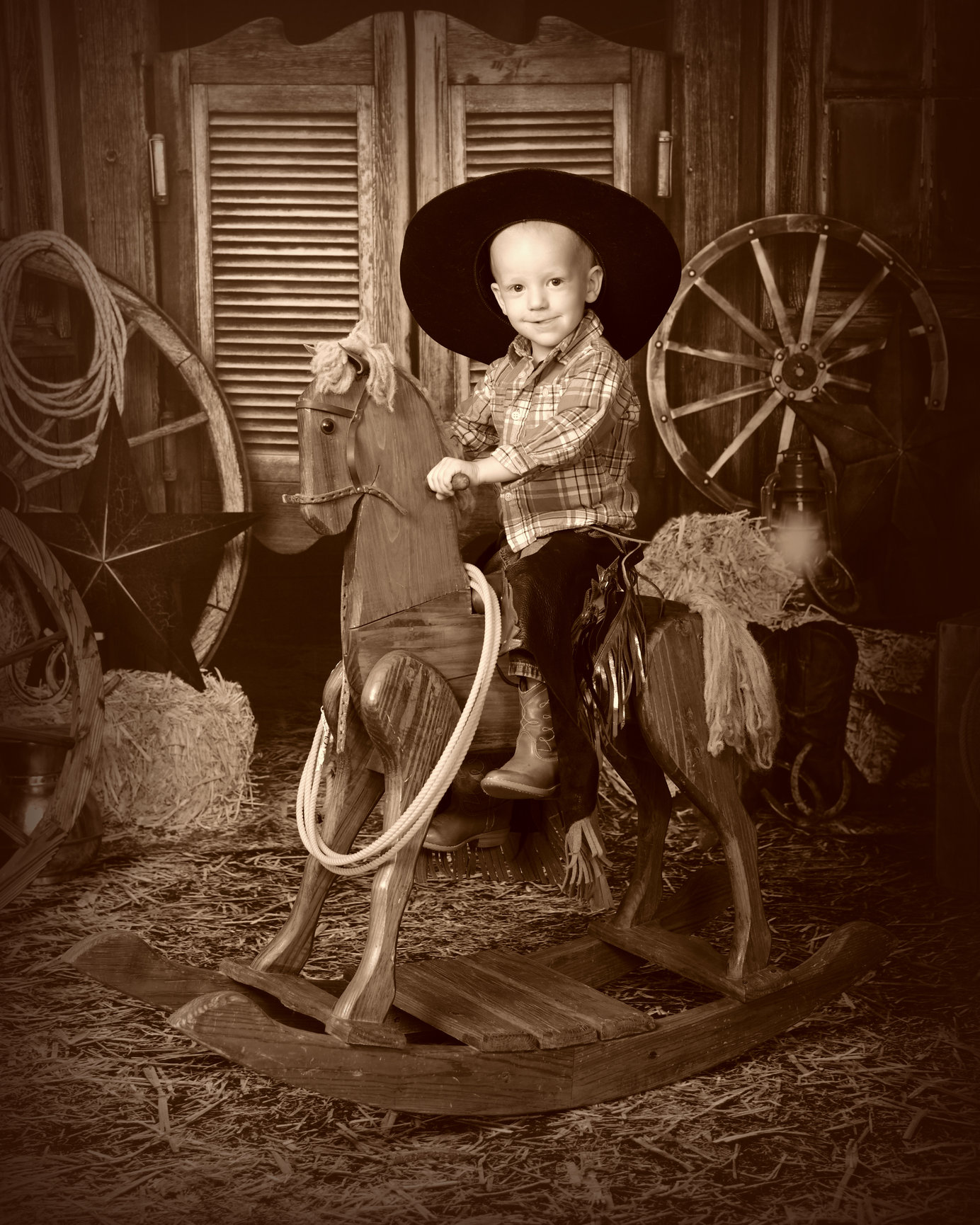 HOME - Bonnie & Clyde's Old Time Photo's