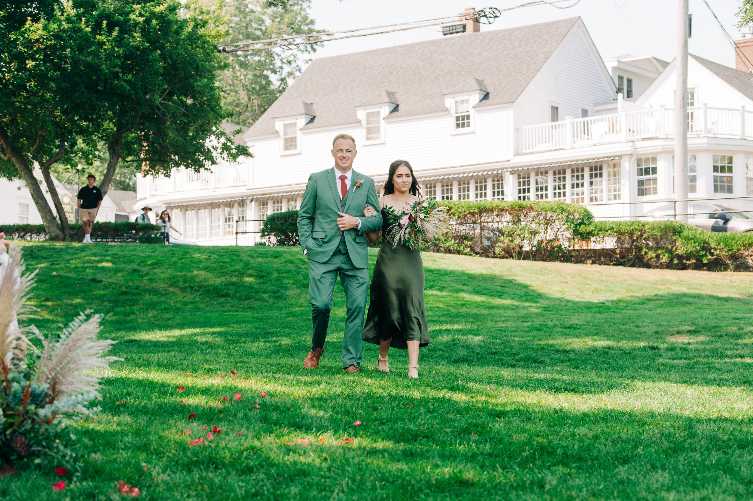 Morgan & Riley’s Beautiful Wedding Day at the York Harbor Inn - Sharyn ...