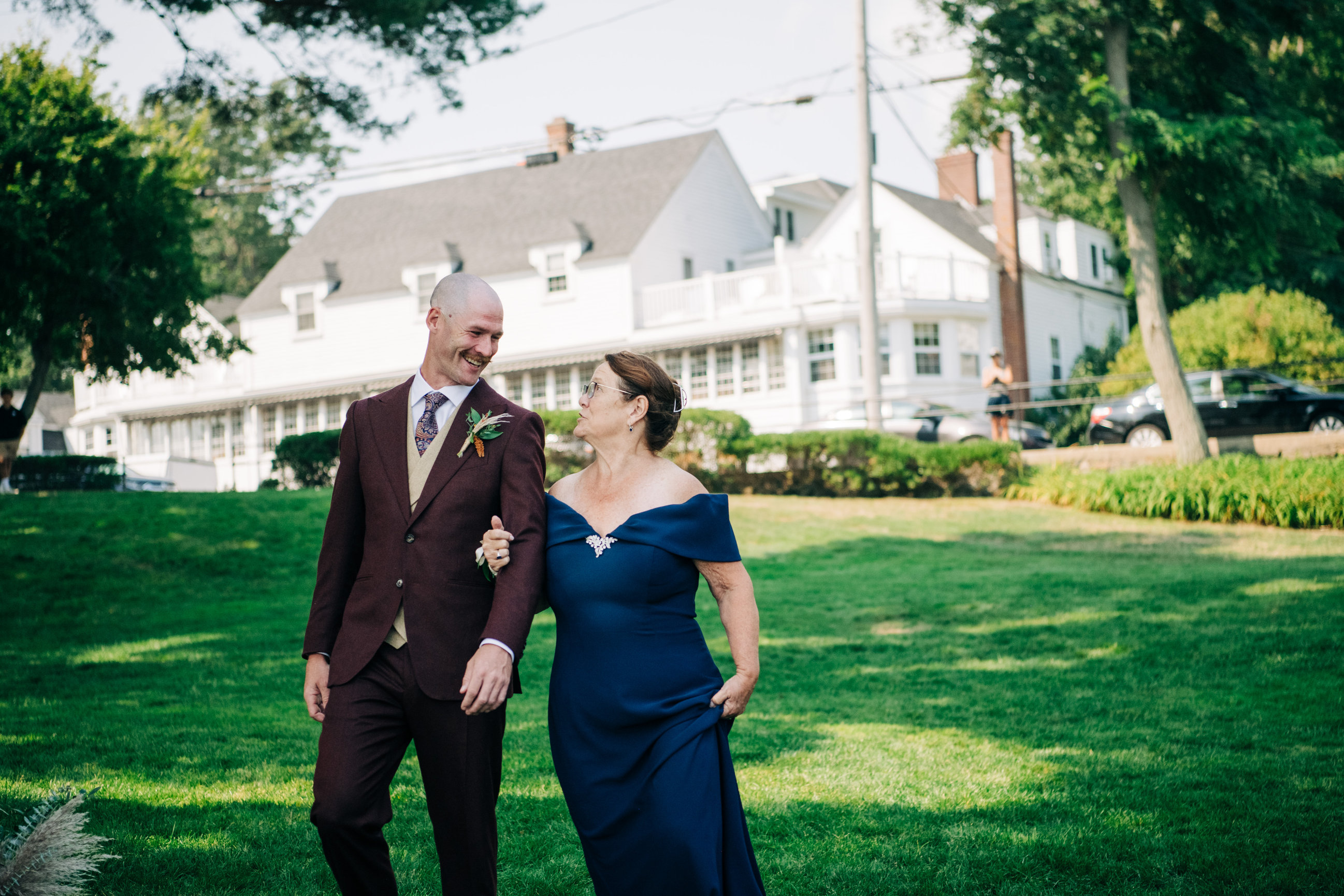 Morgan & Riley’s Beautiful Wedding Day at the York Harbor Inn - Sharyn ...