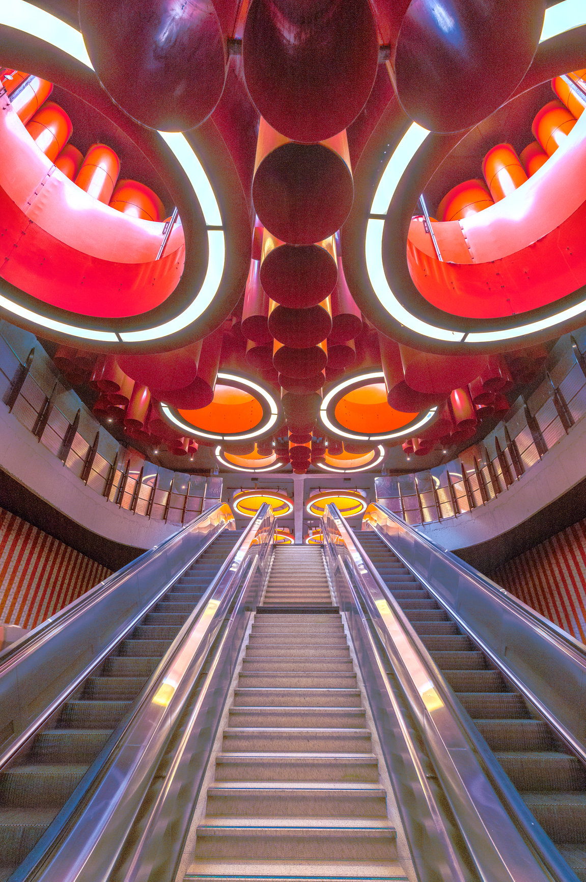 Metro entrance - Jim Zuckerman photography & photo tours