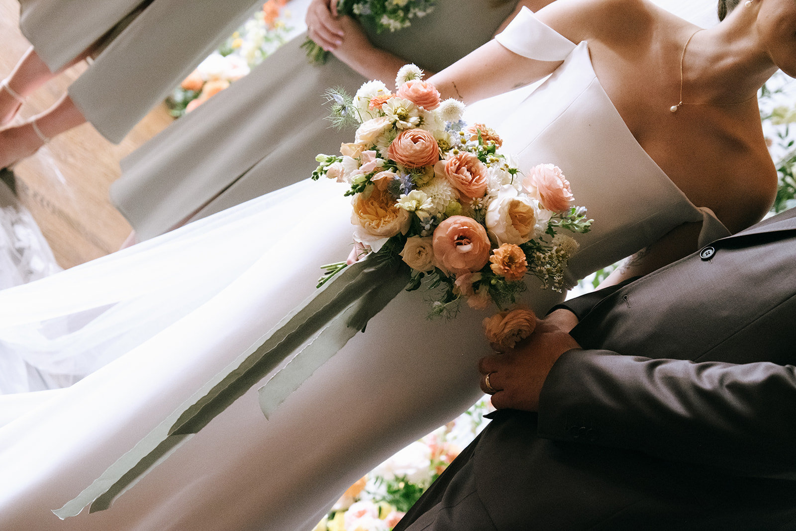 Elegant, Modern Wedding at the Calgary Golf and Country Club