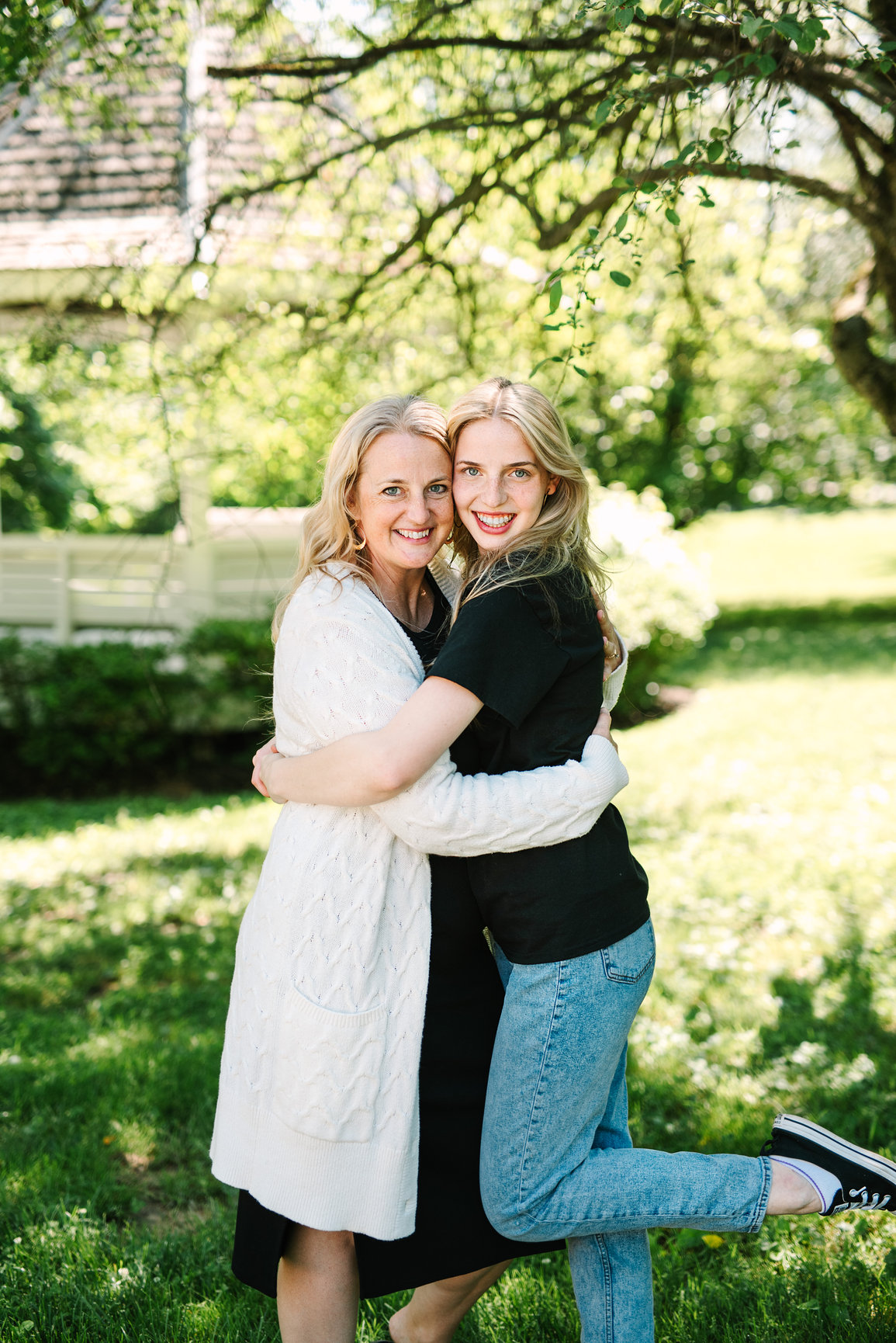 HOME - Kelly Dillman Senior Photo