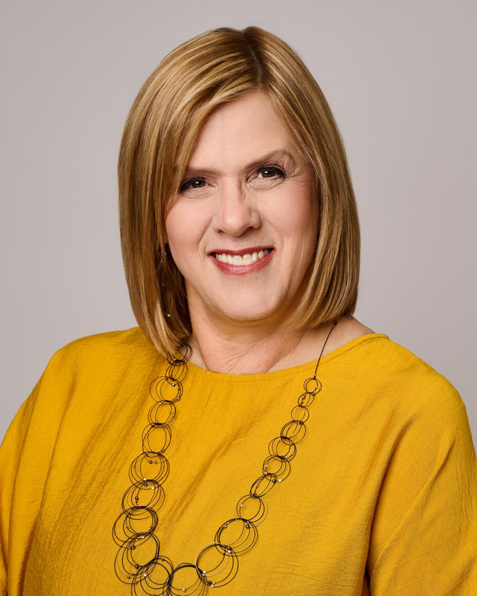 PROFESSIONAL BUSINESS HEADSHOTS - Tysons Headshots